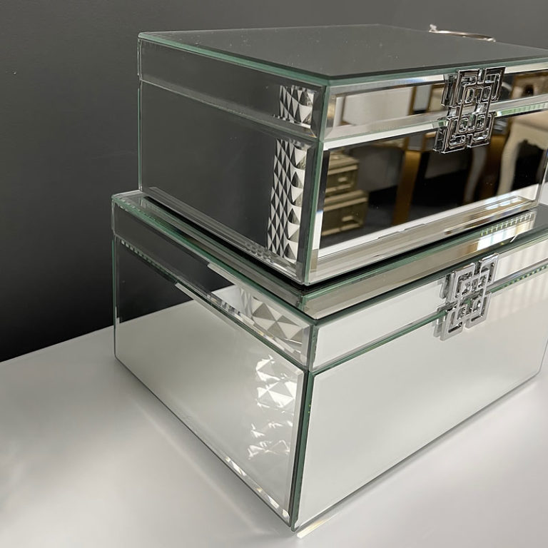 Large Mirrored Jewellery Storage Makeup Box With Chrome Clasp | Picture ...